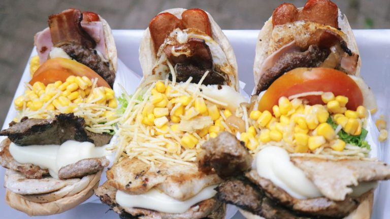 Conheça todos os pit dogs da Rua 10, em Goiânia